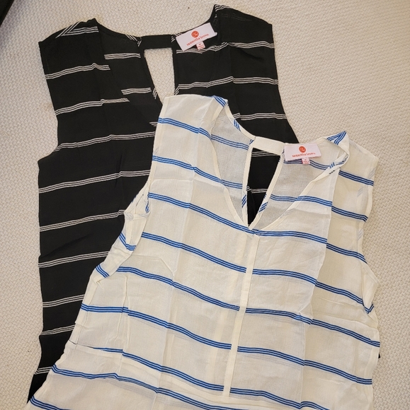 Samantha Brown | Tops | Samantha Brown Lightweight Tops | Poshmark